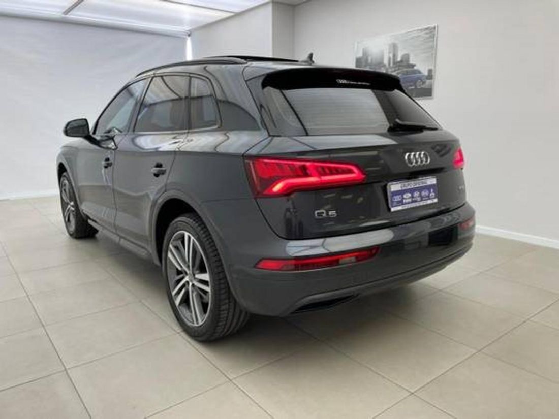 CARMAX - Veículo Q5 2.0 TFSI AMBITION S TRONIC !! 30.000 KM