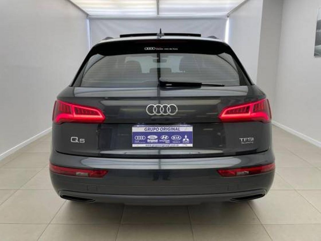 CARMAX - Veículo Q5 2.0 TFSI AMBITION S TRONIC !! 30.000 KM