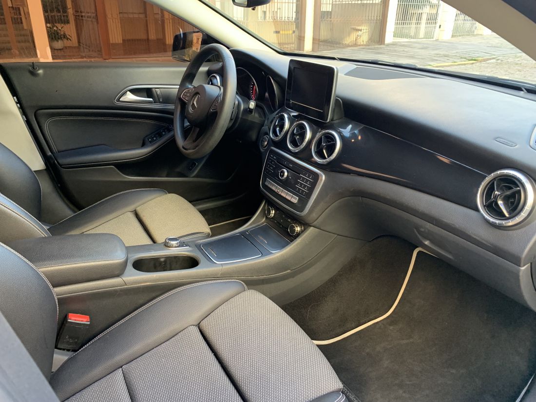 CARMAX - Veículo CLA 180 1.6 CGI 7G-DCT