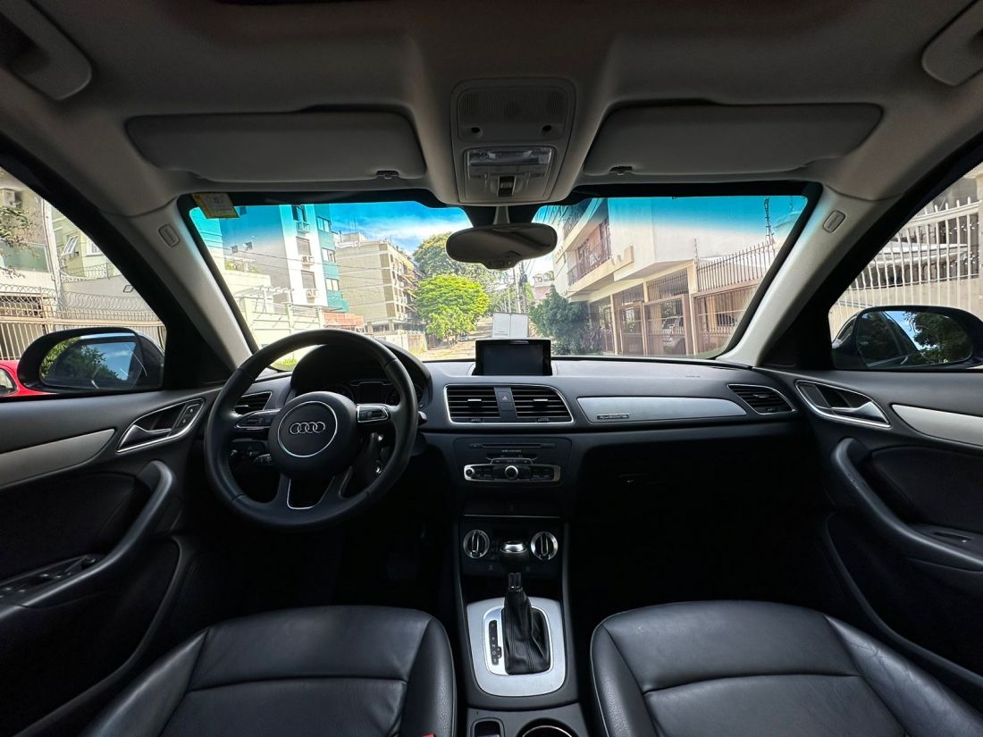 CARMAX - Veículo Q3 2.0 TFSI AMBIENTE QUATTRO S TRONIC !! BLINDADA